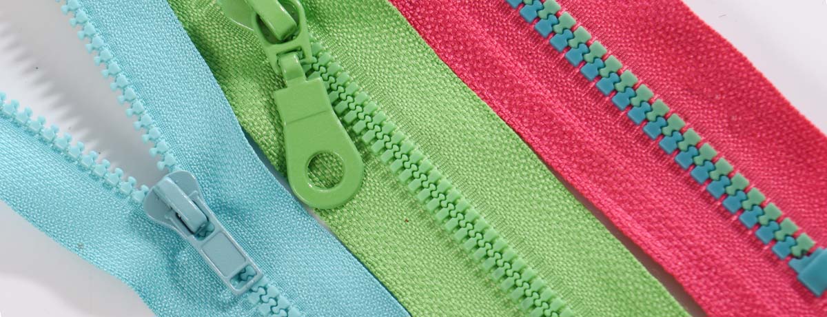 The Best Plastic Zipper Choices for Durable Outdoor Gear and Apparel