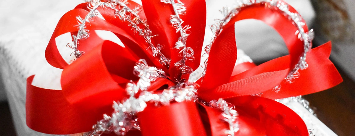 Creative Ribbon Alternatives for Unique Gift Wrapping Ideas