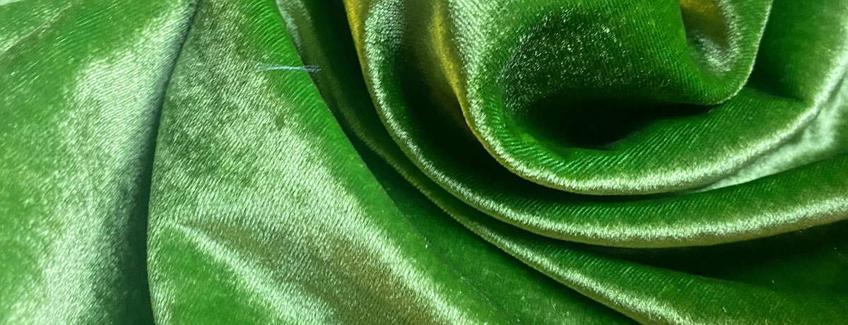 Silk and Velvet: A Guide to Luxurious Fabrics and Their Differences