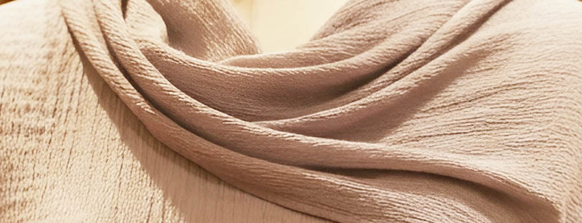 Les avantages de choisir le tissu crêpe rayonne pour votre prochain projet