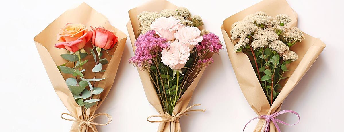 How to Wrap a Small Bouquet of Flowers: Tips for Stunning Presentation